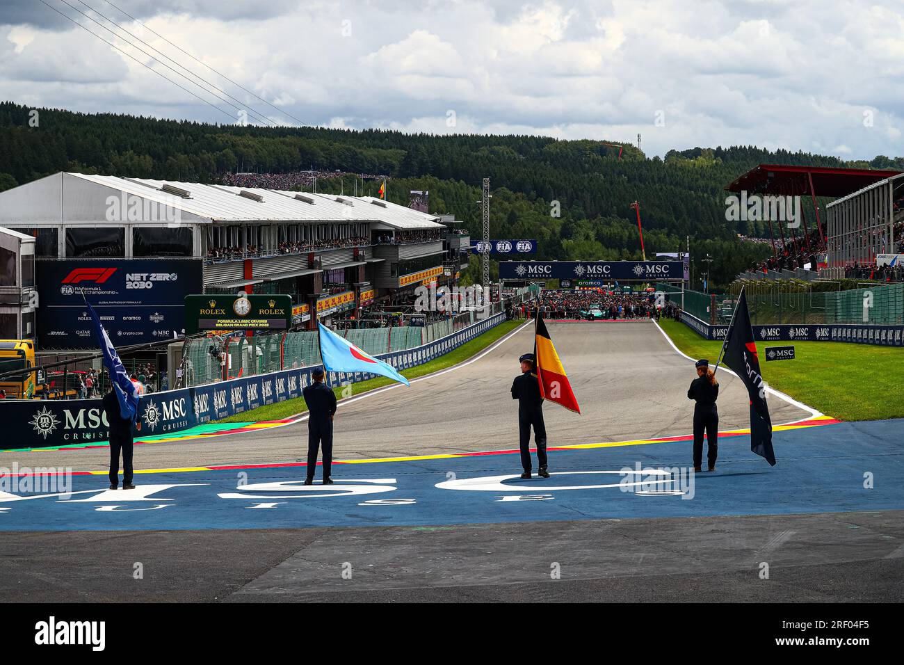 Starting Grid acrobatic locan representation before the start of the ...