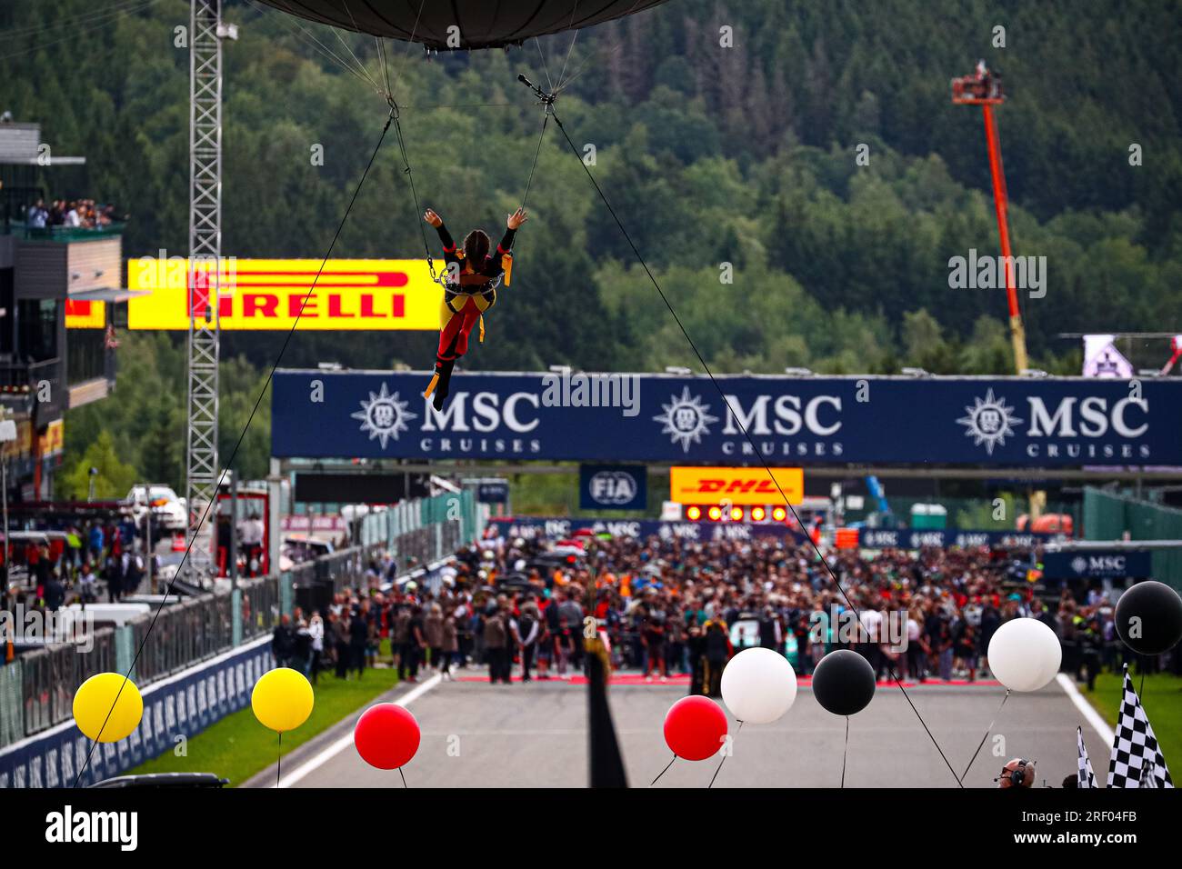 Starting Grid acrobatic locan representation before the start of the ...