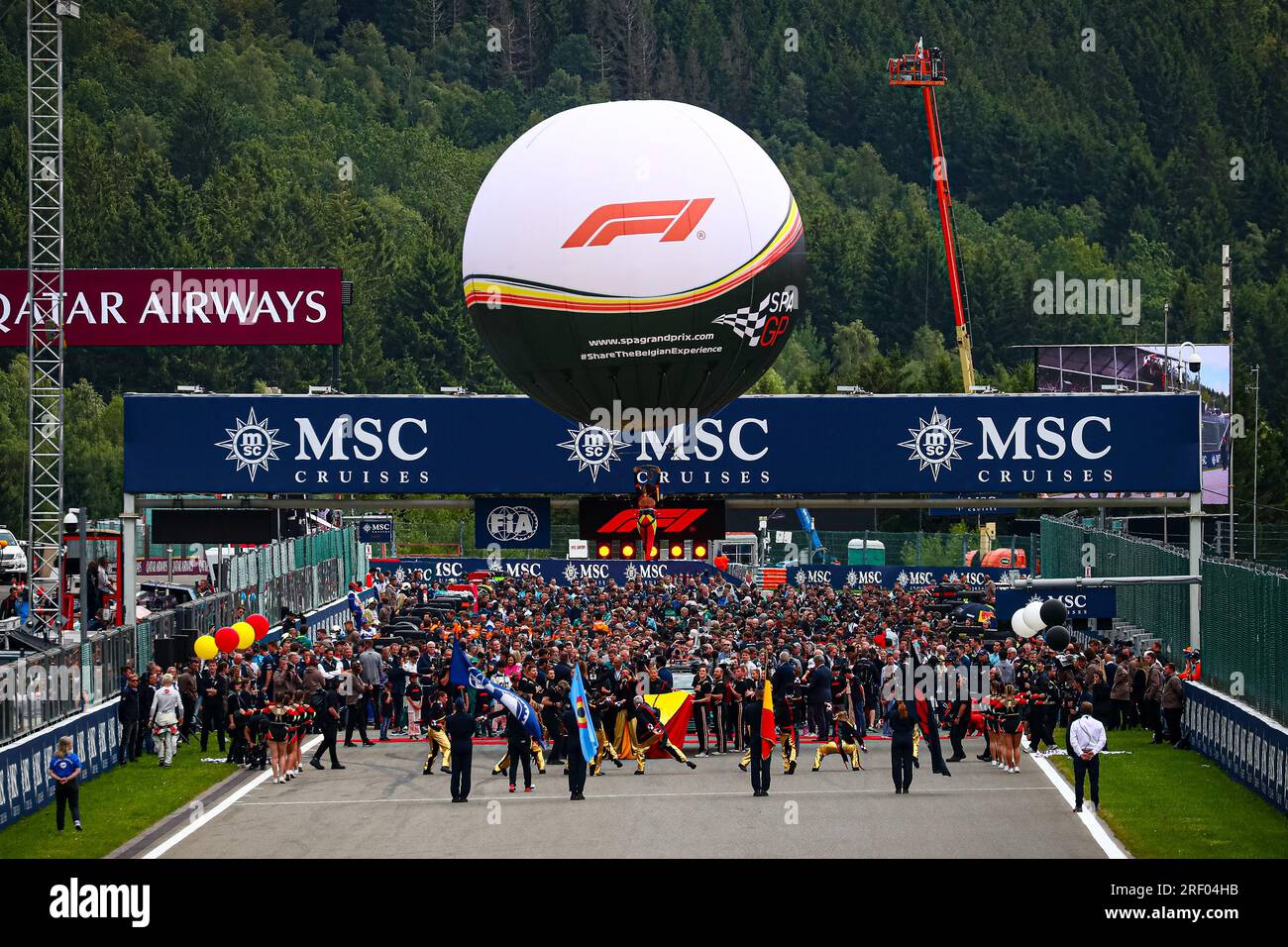 Starting Grid acrobatic locan representation before the start of the ...