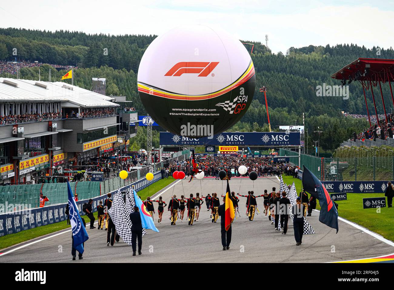 Starting Grid acrobatic locan representation before the start of the ...
