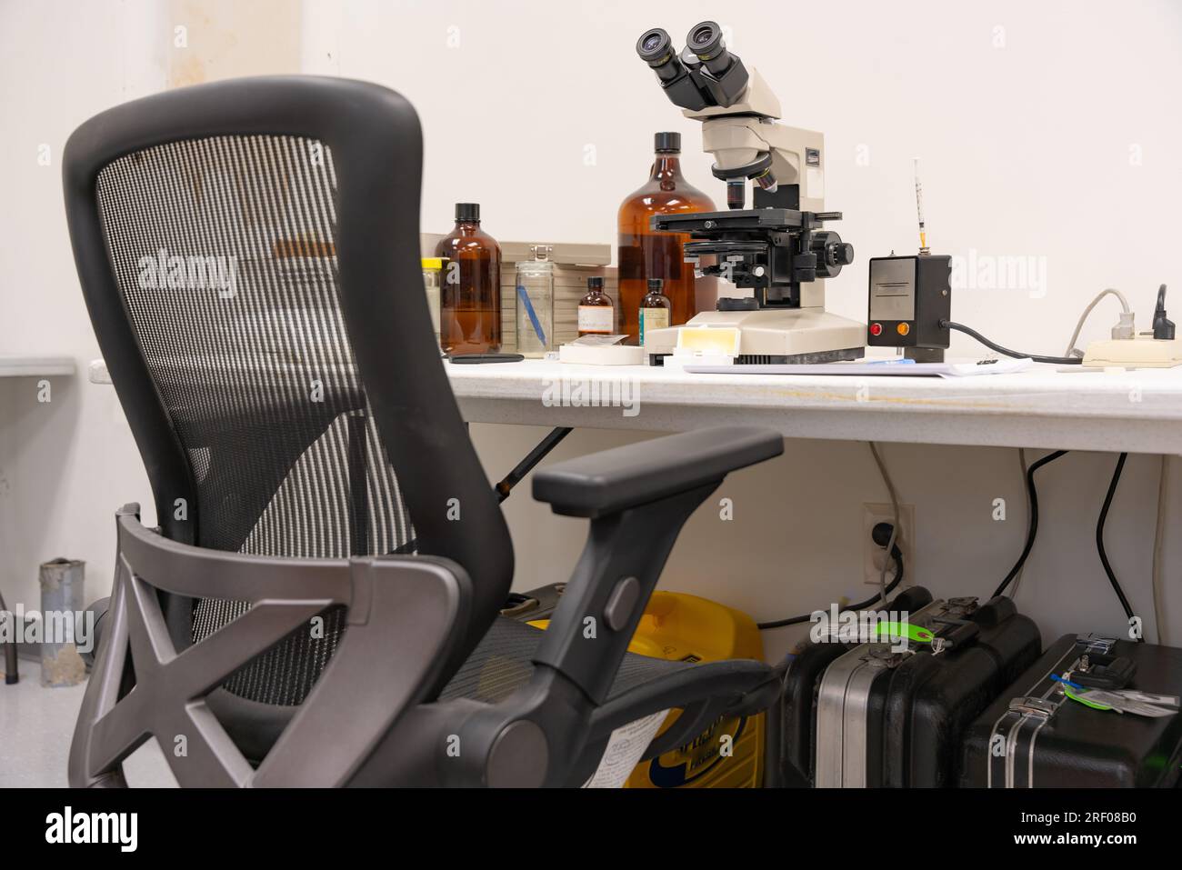 Photo of Asbestos analyzing station at a lab Stock Photo - Alamy