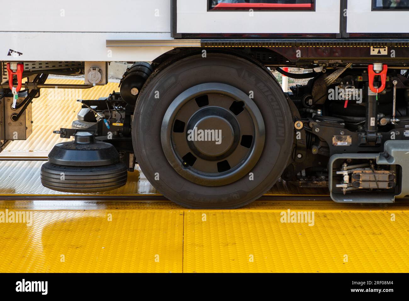 Automated metro hi-res stock photography and images - Alamy