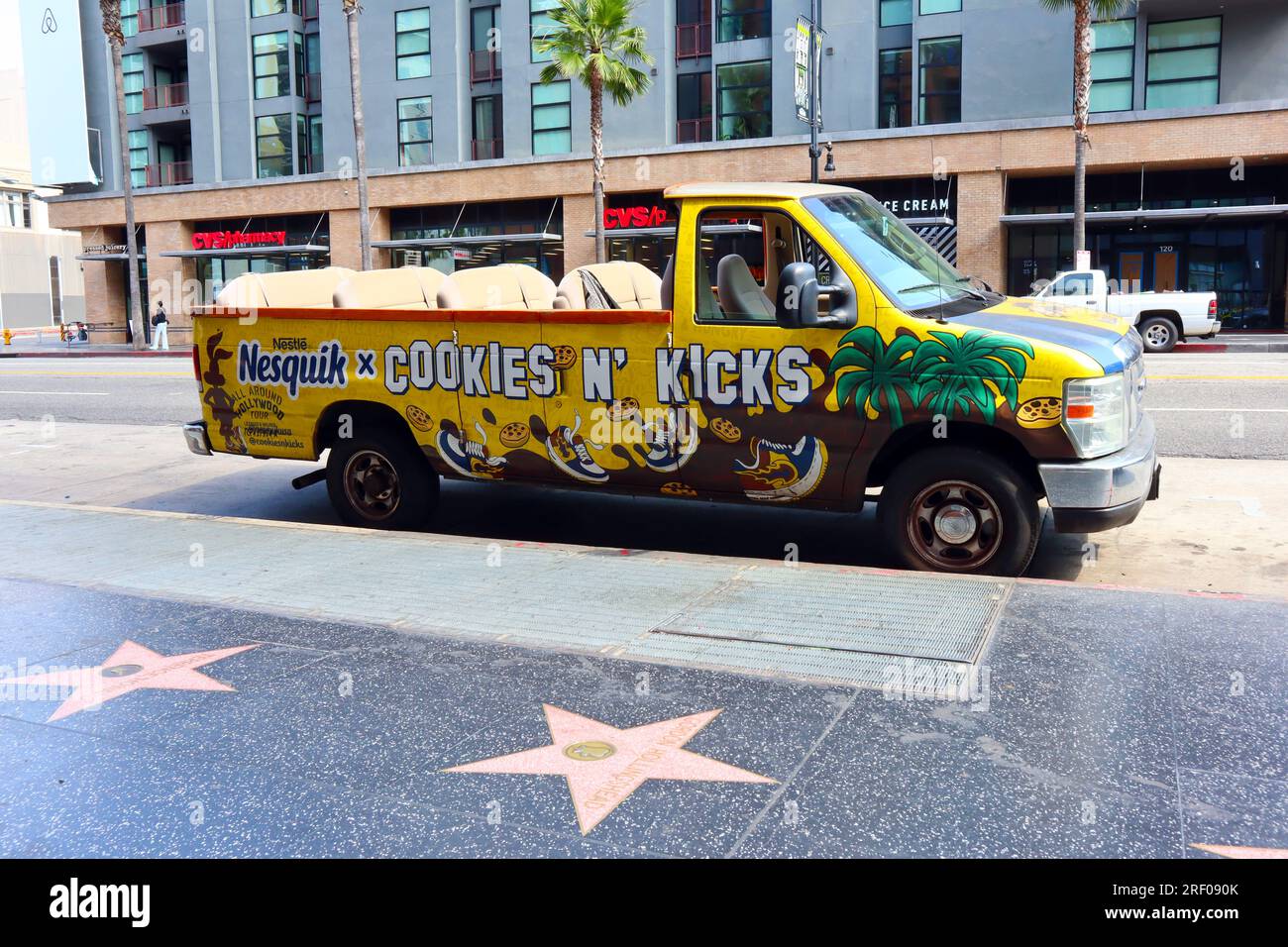 Hollywood (Los Angeles), California: All Arround Hollywood Tour Van ...