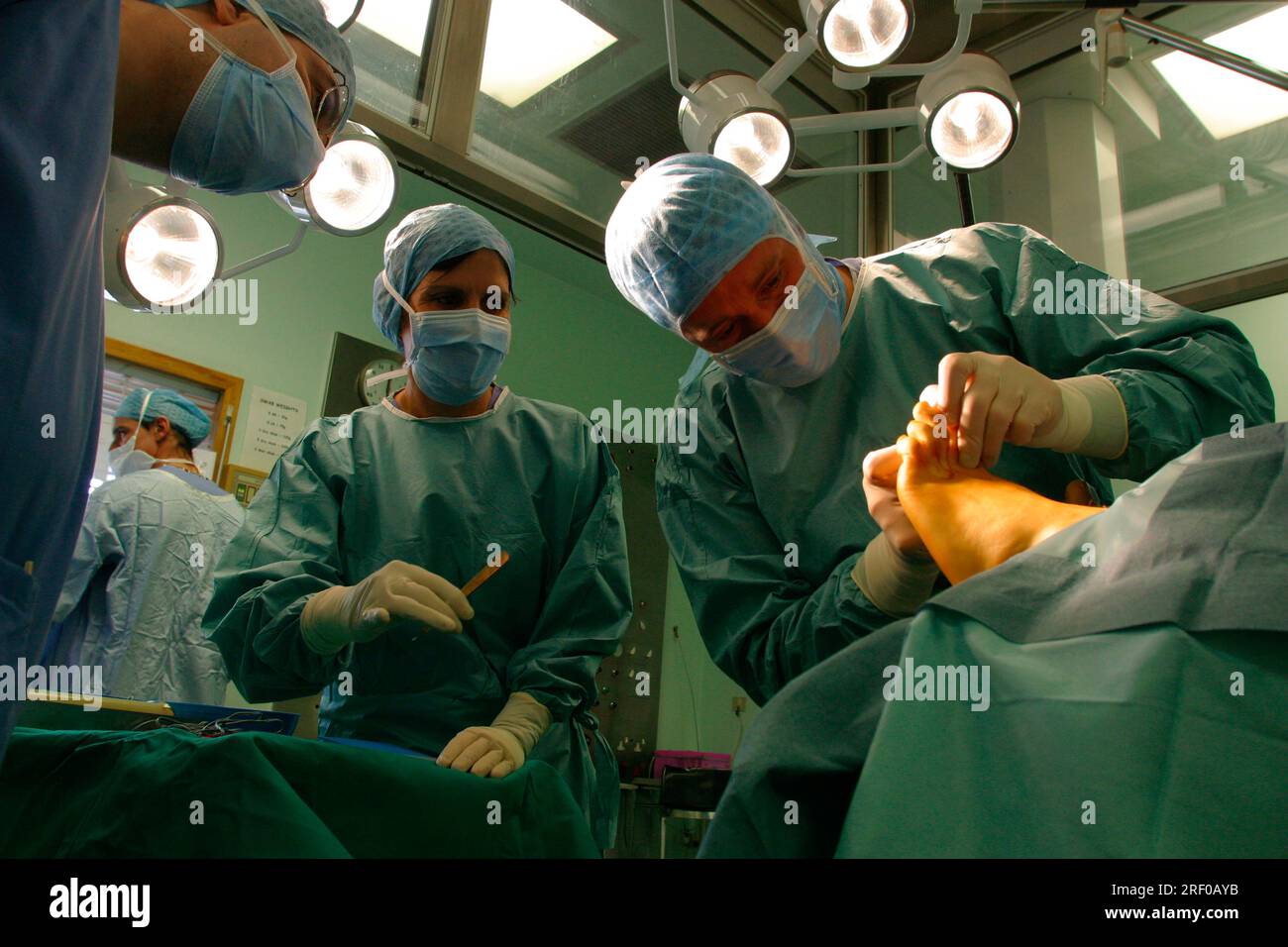 Nhs hospital operating theatre hi-res stock photography and images - Alamy