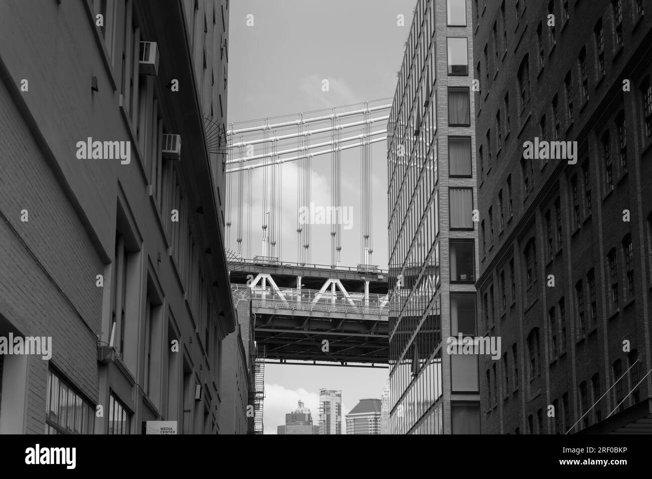 A bridge between buildings Stock Photo - Alamy