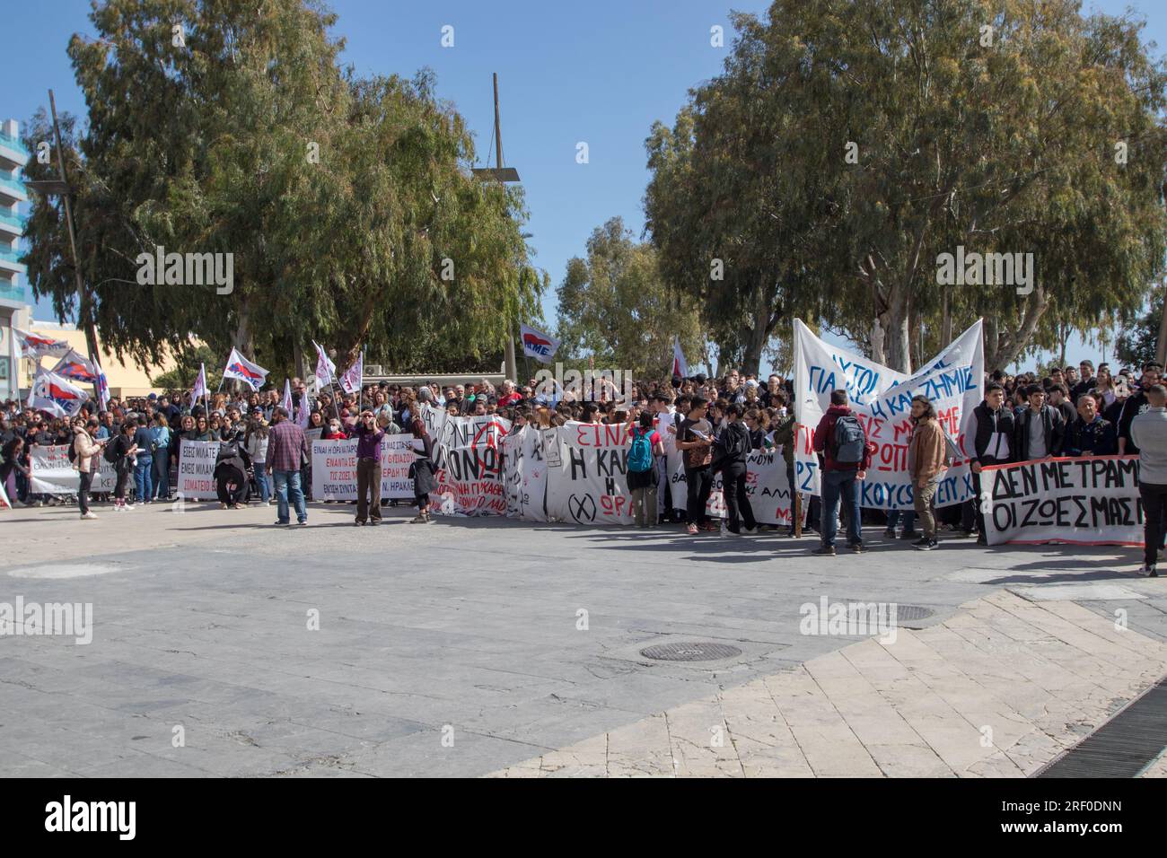 Strike banners hi-res stock photography and images - Alamy