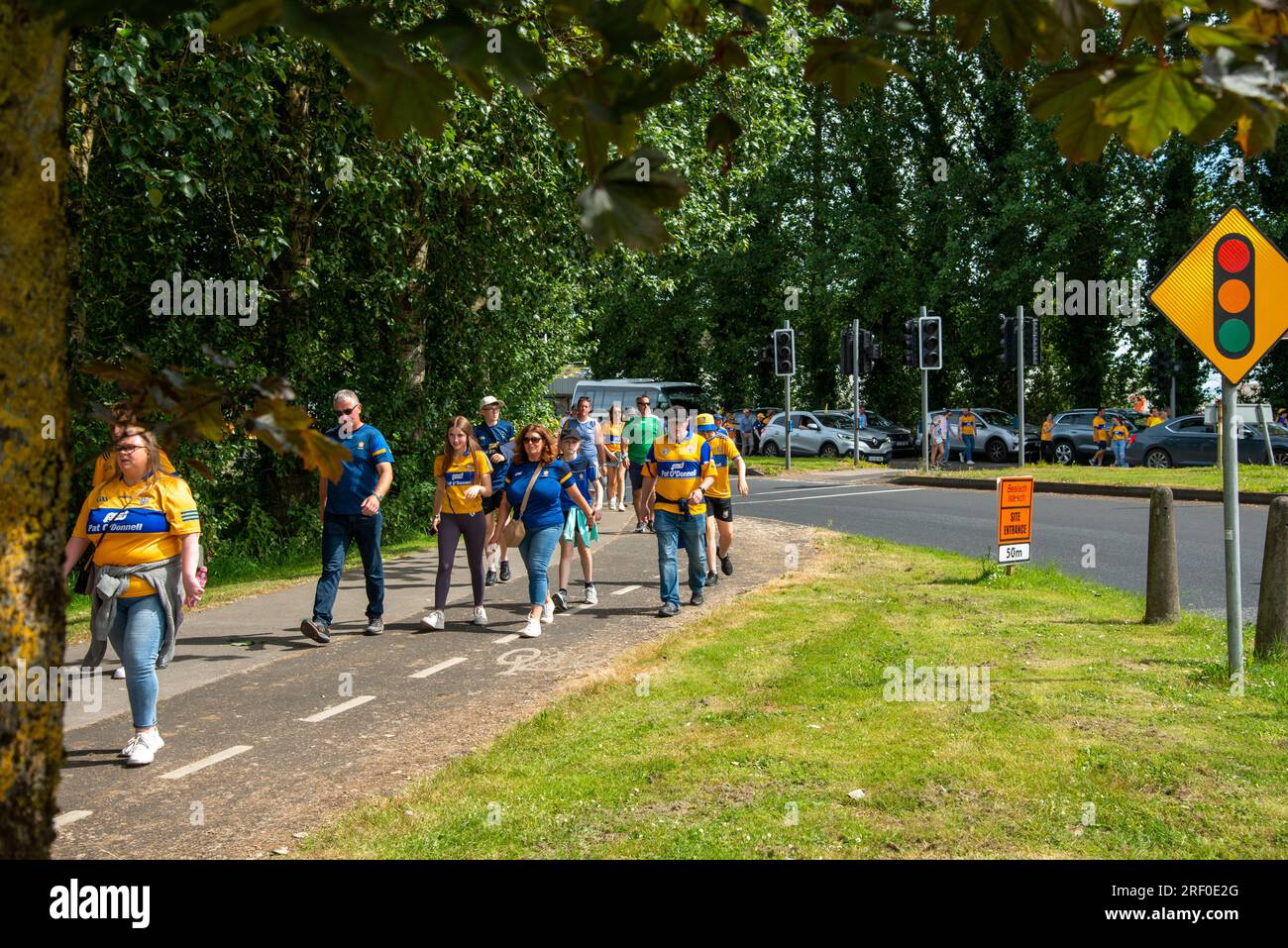 Irish football fans cheering hi-res stock photography and images - Alamy