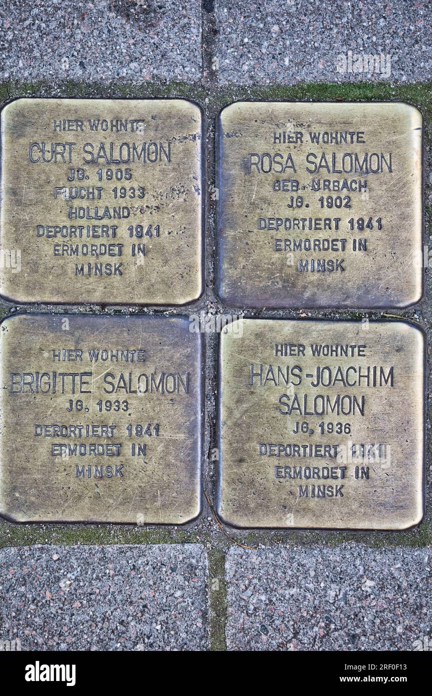 Plaque sidewalk embedded hi-res stock photography and images - Alamy