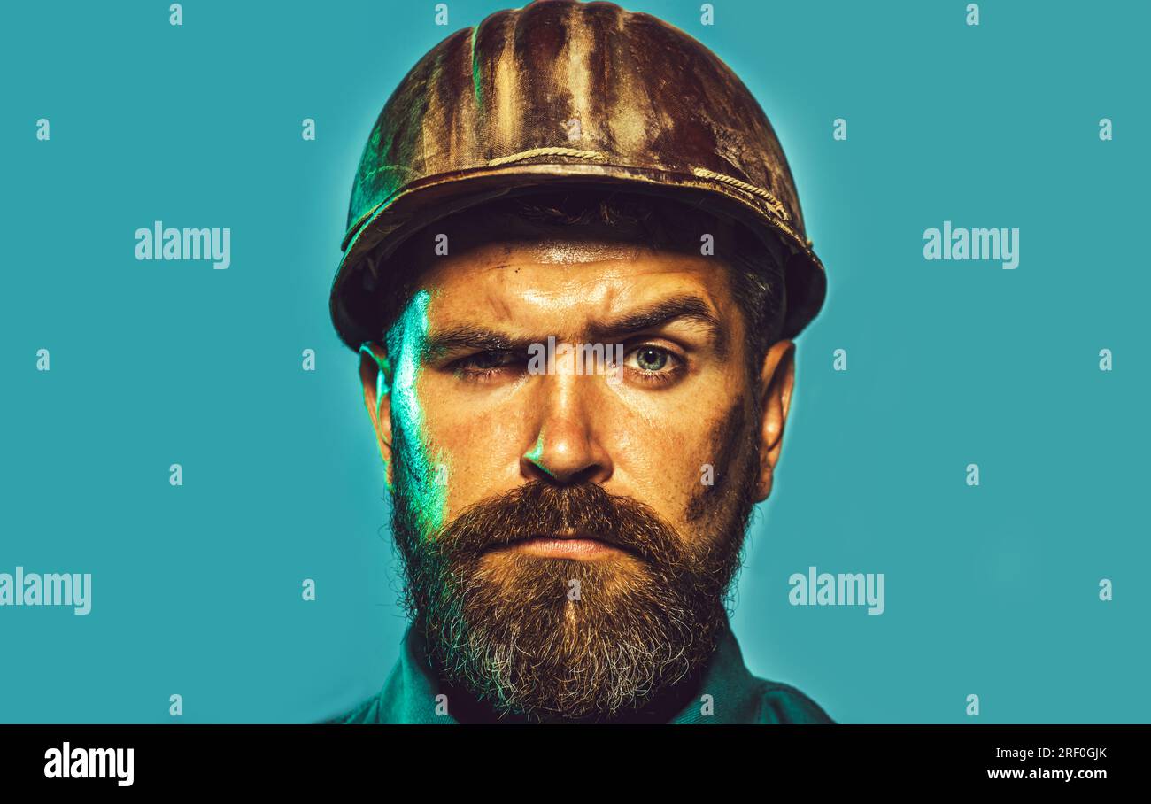 Serious construction worker hi-res stock photography and images - Alamy