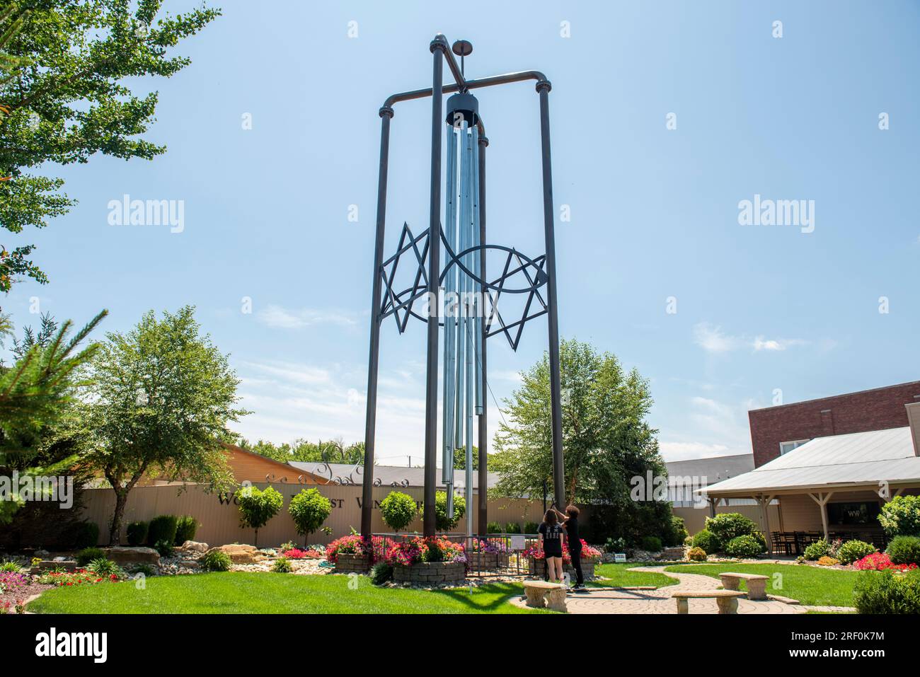 World's Largest Windchime in Casey, Illinos are 54 Feet Tall and the ...