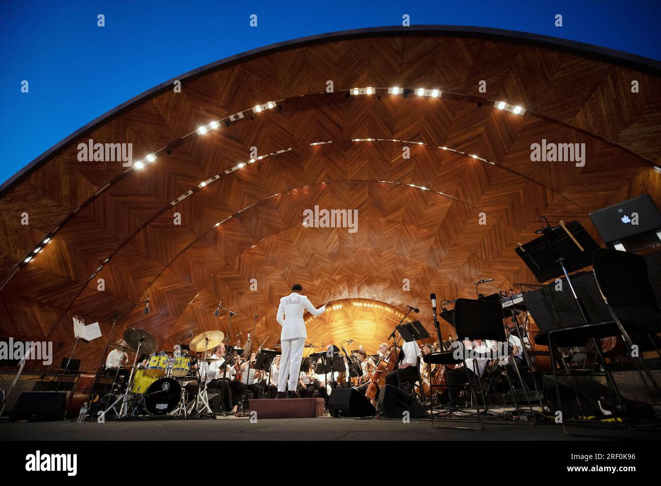 Damali Willingham conducts the Boston Landmarks Orchestra at the Hatch ...