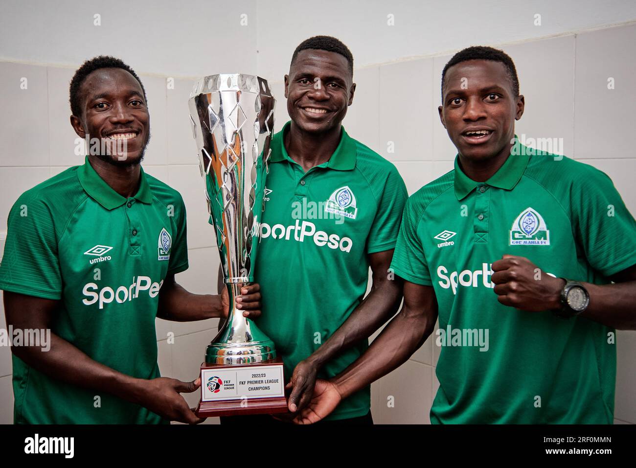 Team group champions winners trophy football hi-res stock photography ...