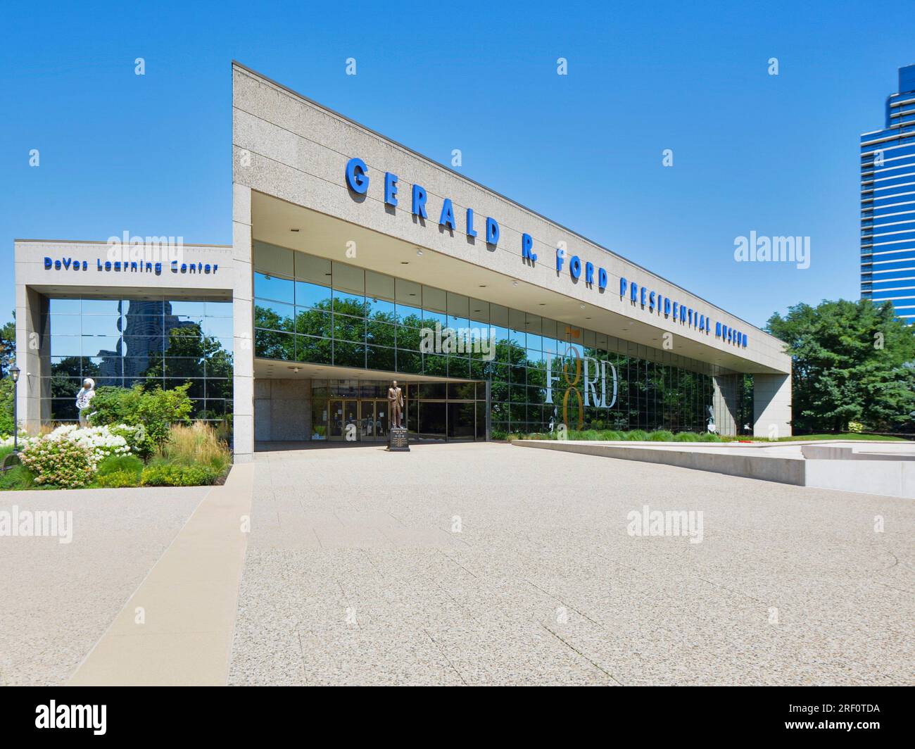 The Gerald R Ford Presidential Museum by the DeVos Learning Center in ...