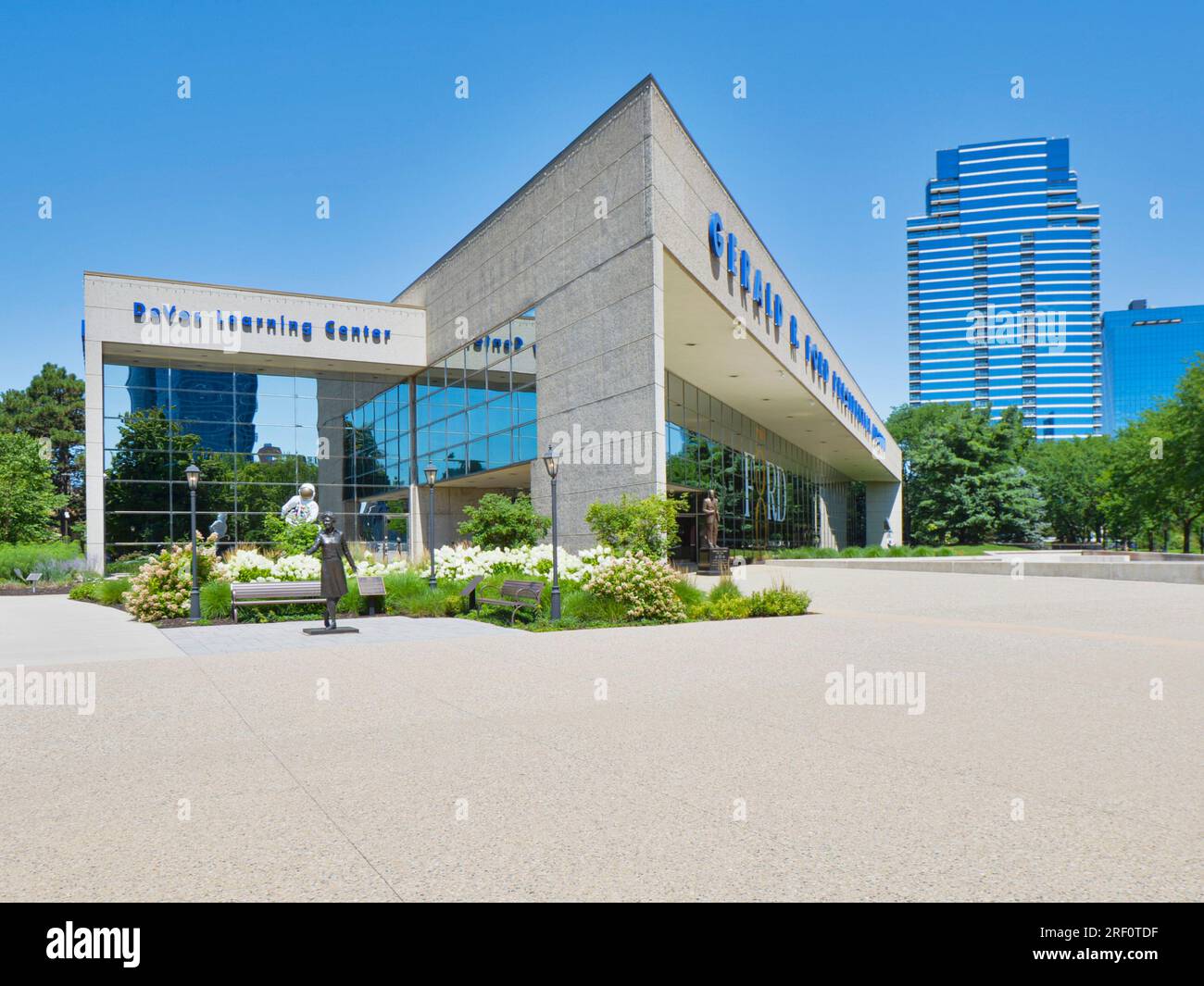 The Gerald R Ford Presidential Museum by the DeVos Learning Center in ...