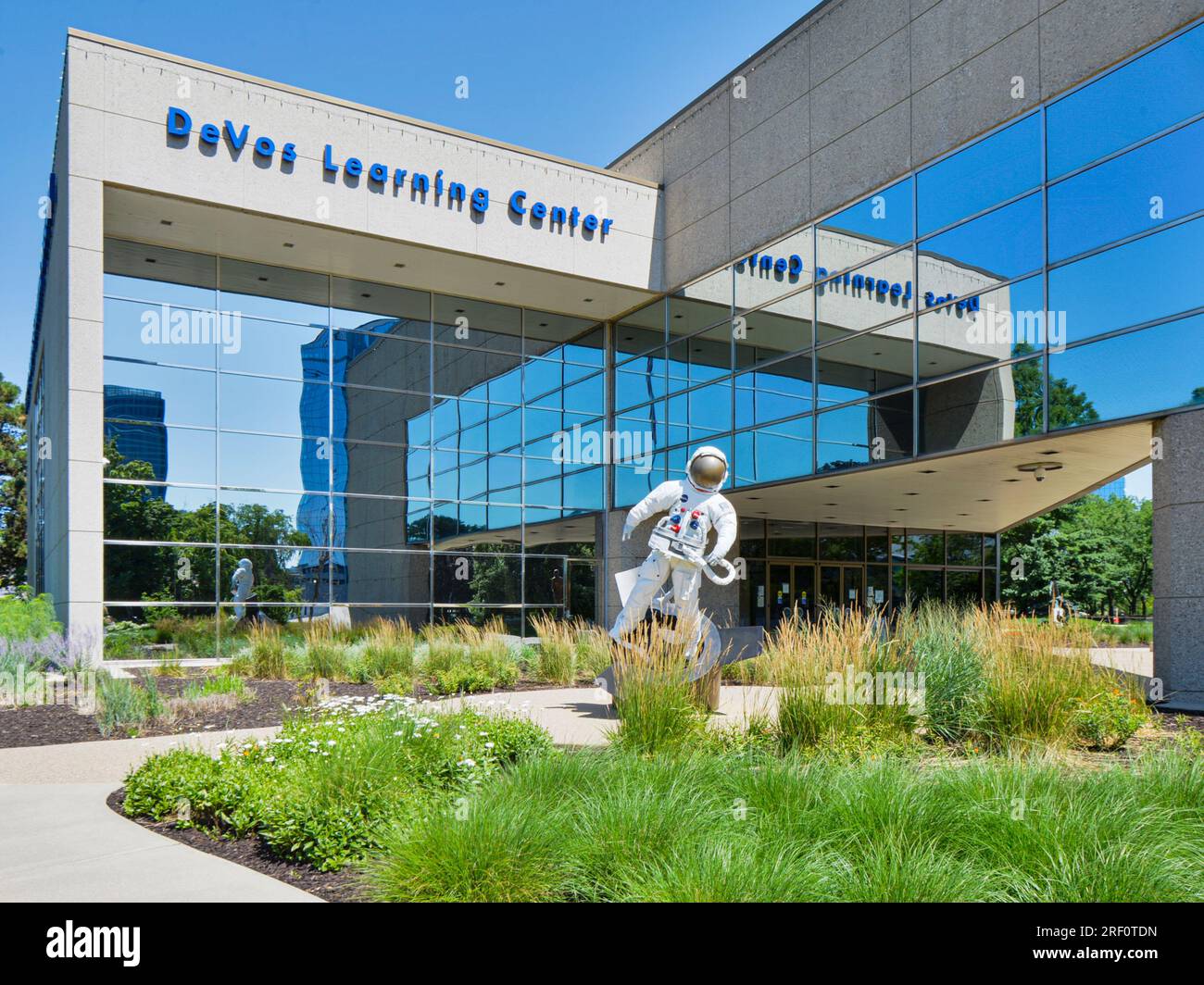 DeVos Learning Center by the Gerald R Ford Presidential Museum in Grand ...