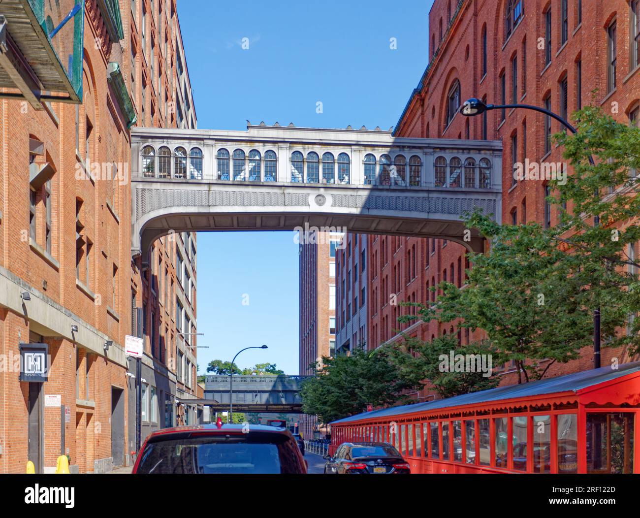 Chelsea: This now-dormant skybridge connected the Nabisco factory (now ...