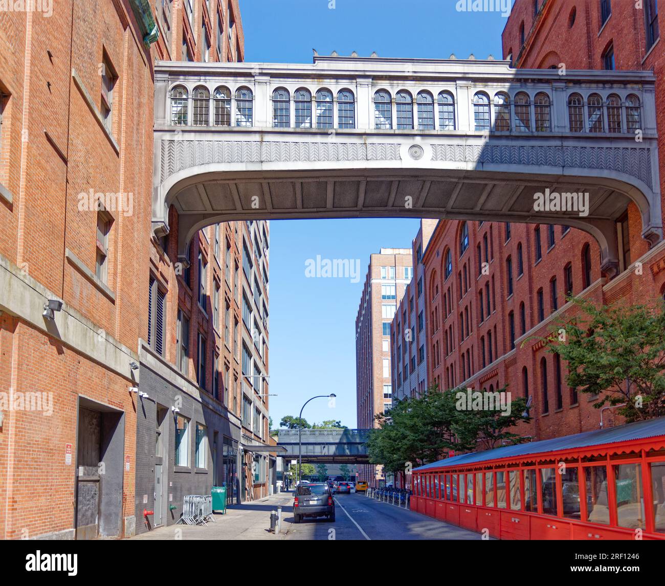 Chelsea: This now-dormant skybridge connected the Nabisco factory (now ...