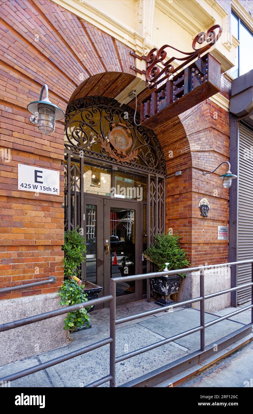 Tippler s hi-res stock photography and images - Alamy