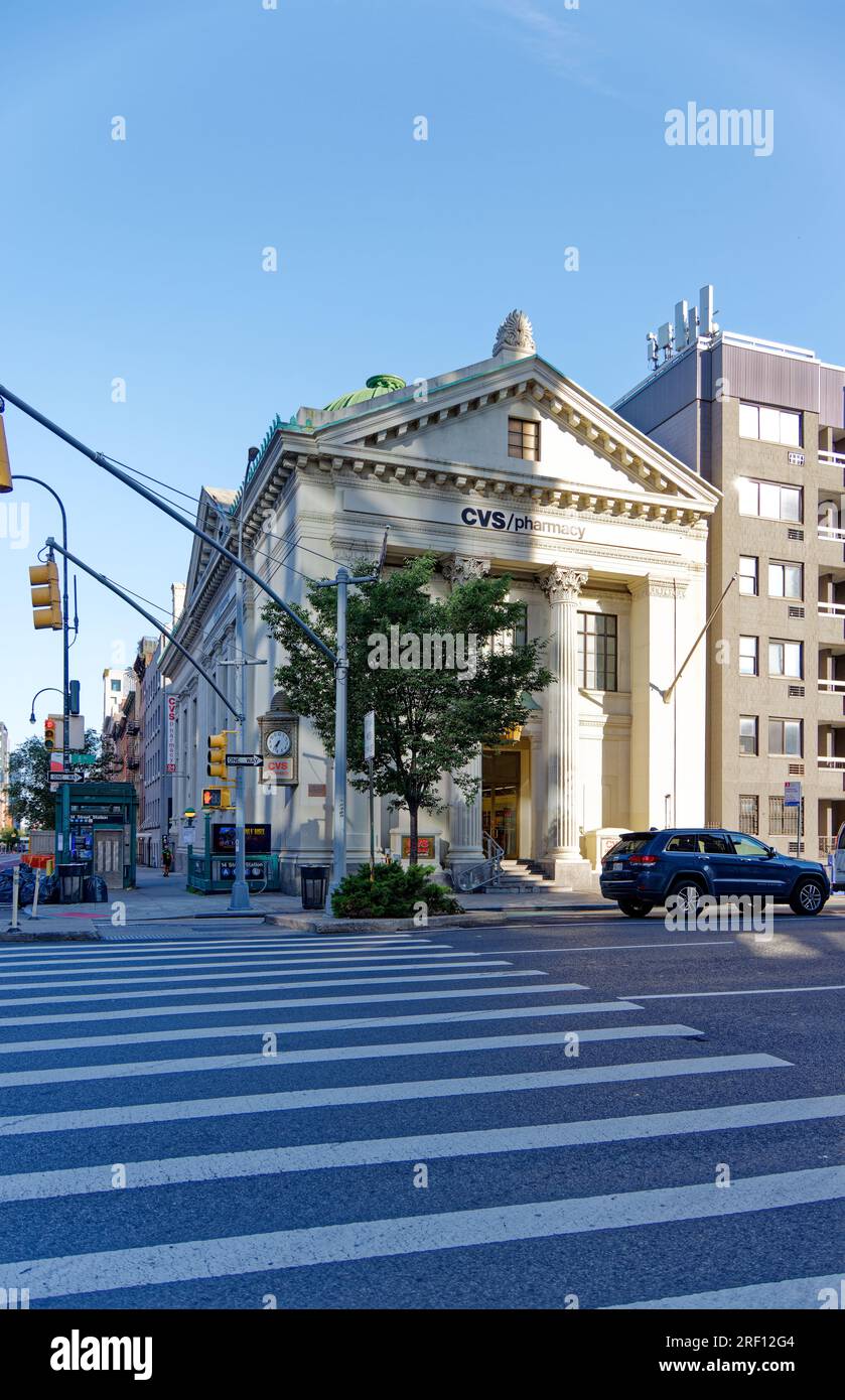 83 avenue hi-res stock photography and images - Alamy