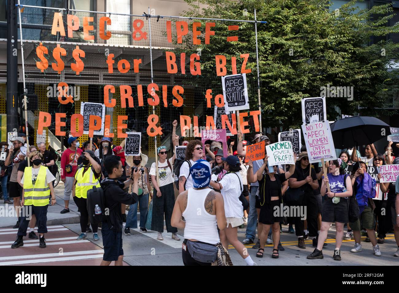 Seattle summit convention center hi-res stock photography and images ...