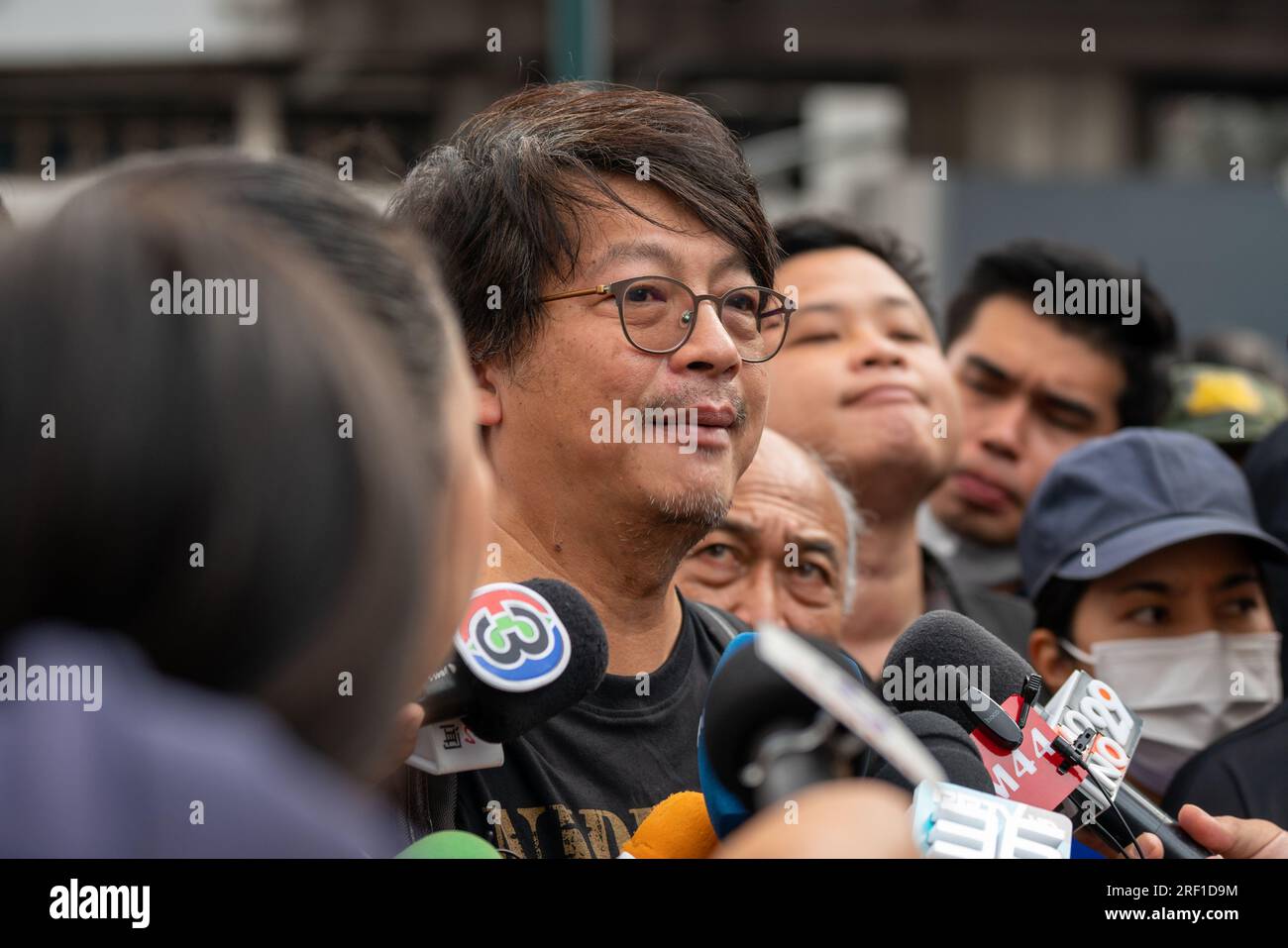 Mobsprotestorspoliticalbangkokthailandmove hi-res stock photography and ...