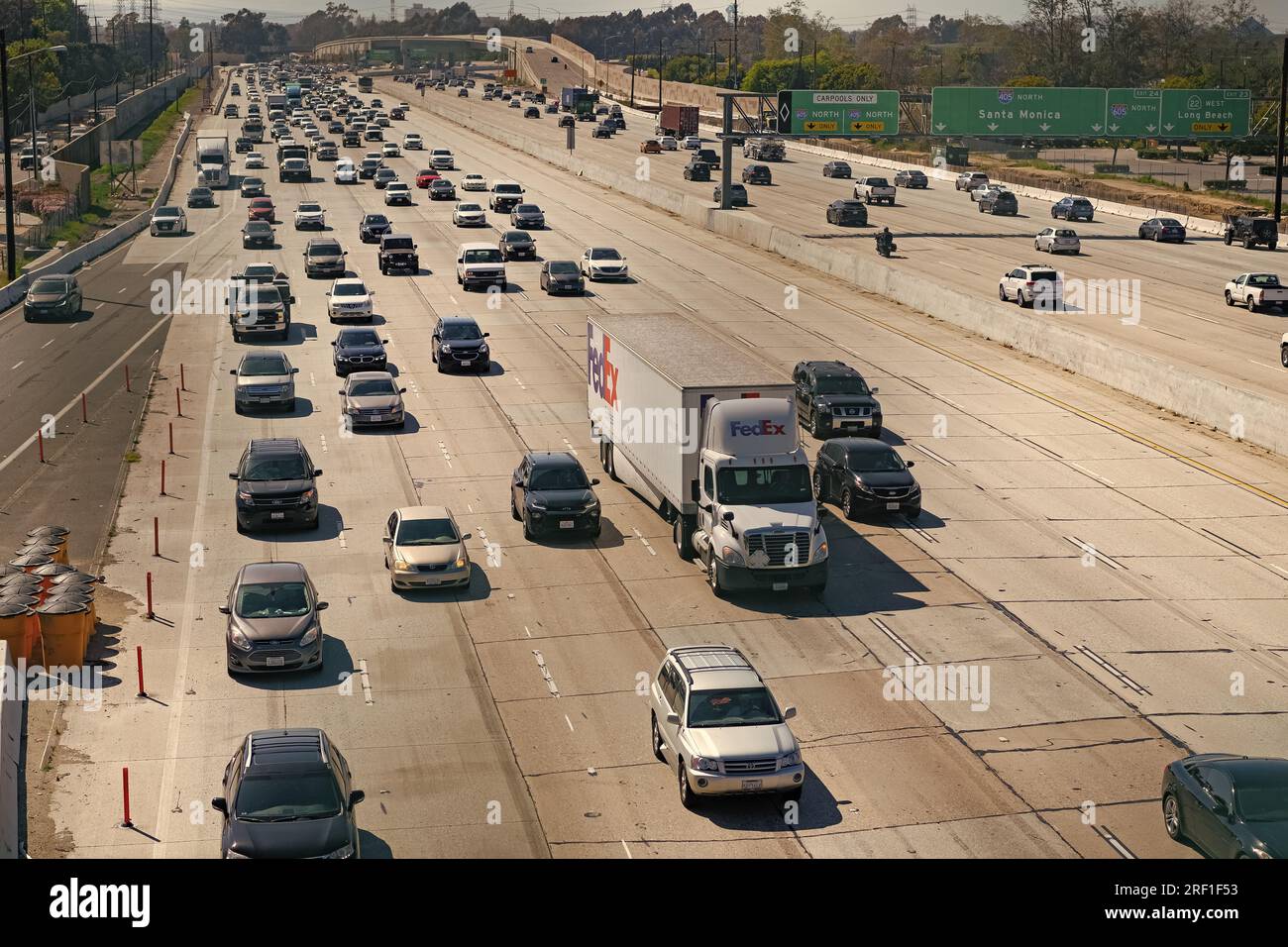 Los angeles car traffic 2021 hi-res stock photography and images - Alamy