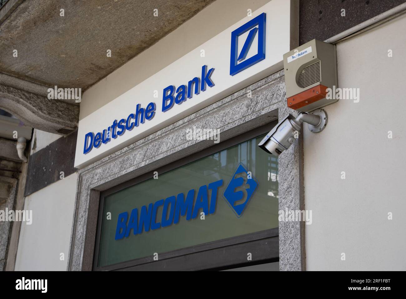 Bancomat hi-res stock photography and images - Alamy