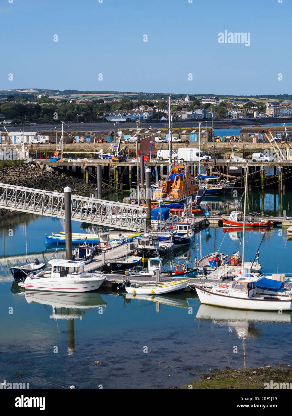 Newlyn Harbour, Englands Largest Fishing Harbour, Newlyn, Penzance ...