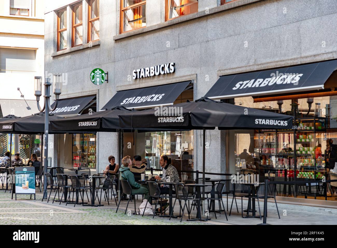 Starbucks in italy hi-res stock photography and images - Alamy