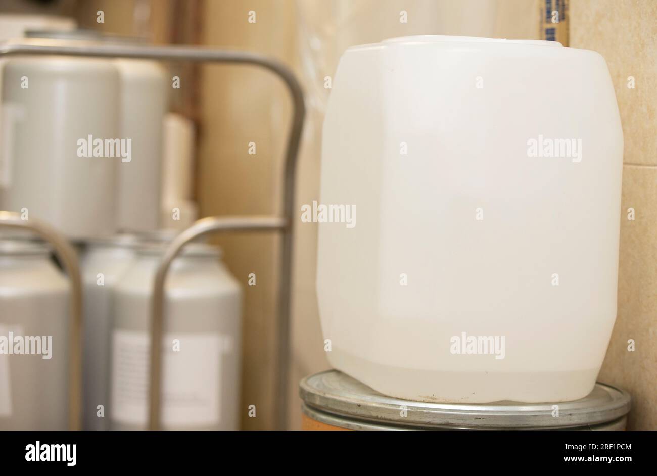 Line water tank container hi-res stock photography and images - Alamy