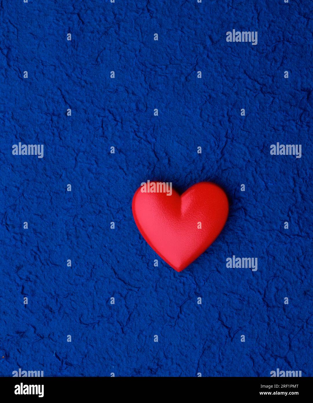 Red heart, cut-out, object Stock Photo - Alamy