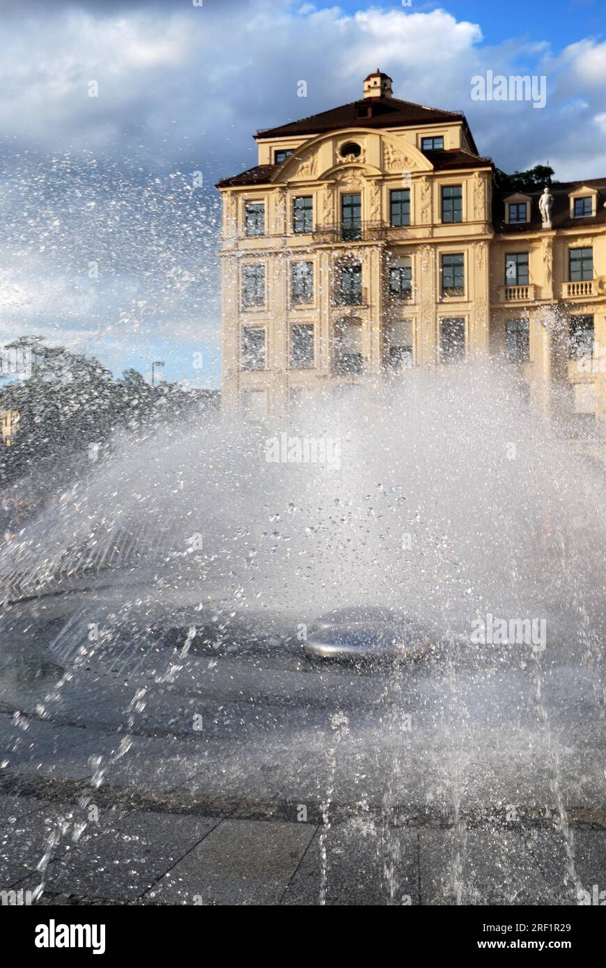 Stachus fountain in the center of Munich (at the Karlsplatz Stock Photo ...