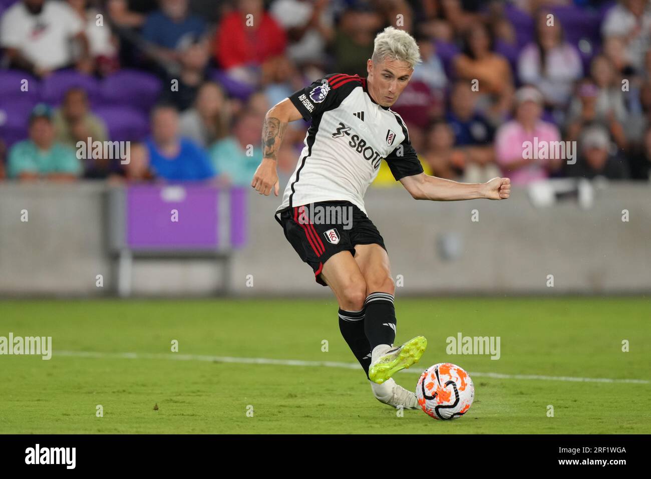 Football stadium wide shot hi-res stock photography and images - Alamy