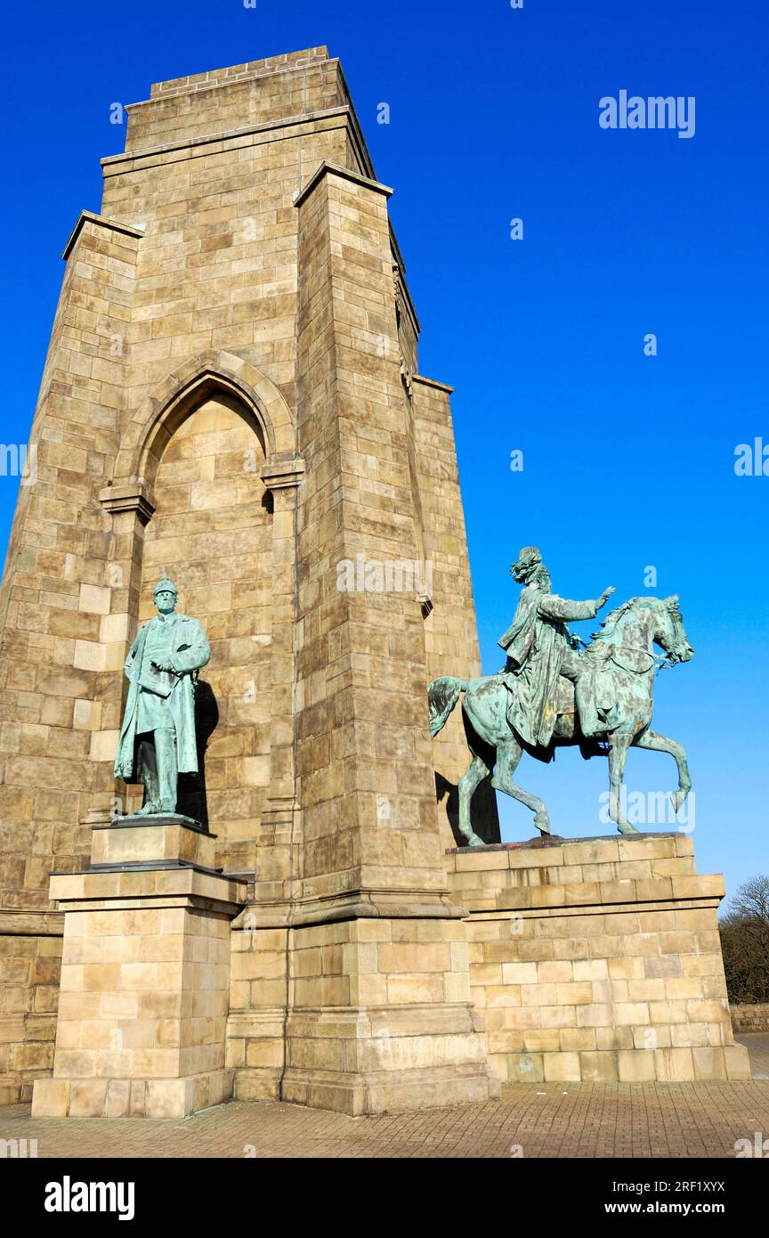 Statue von kaiser wilhelm i hi-res stock photography and images - Alamy