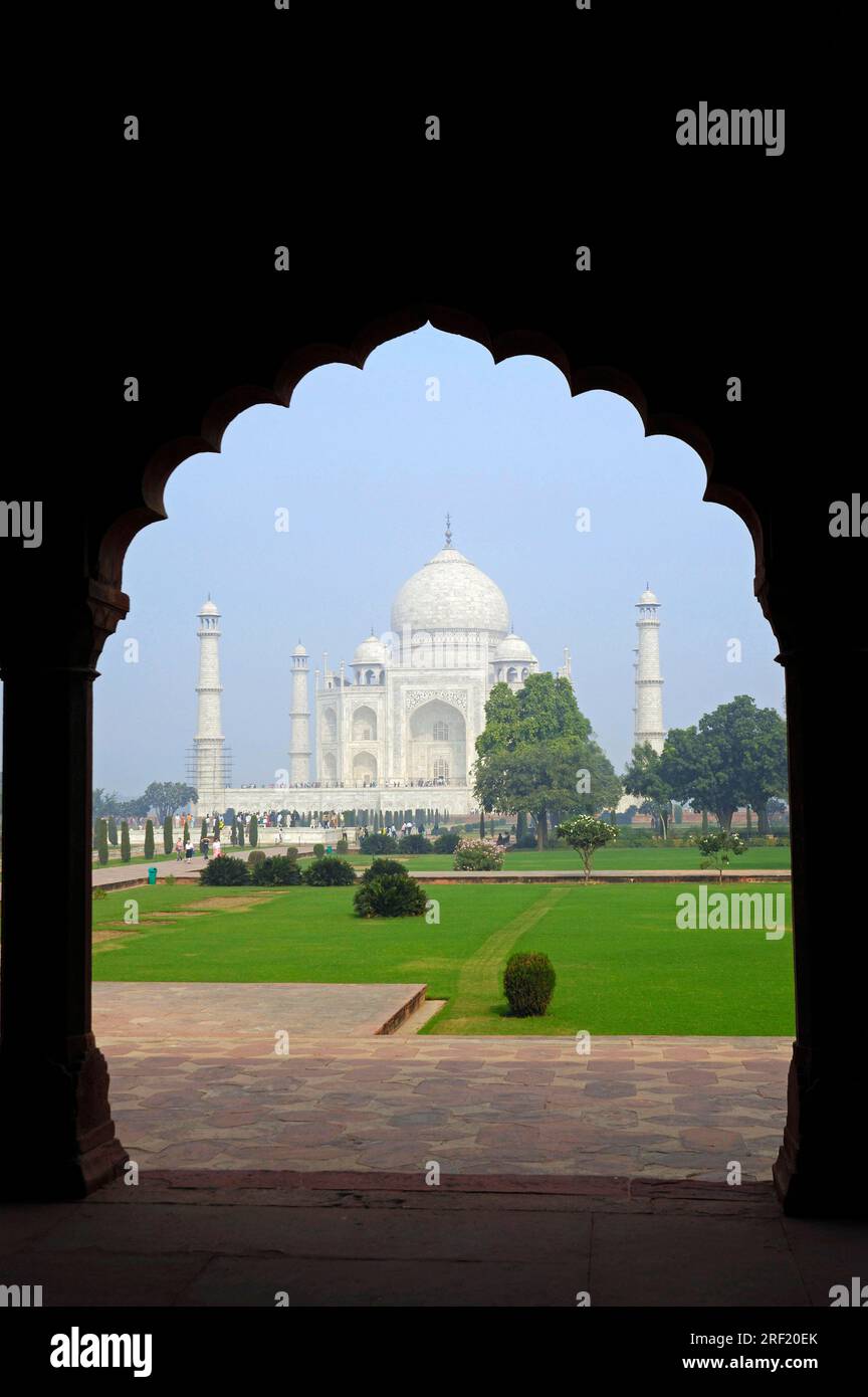 Taj mahal area hi-res stock photography and images - Alamy