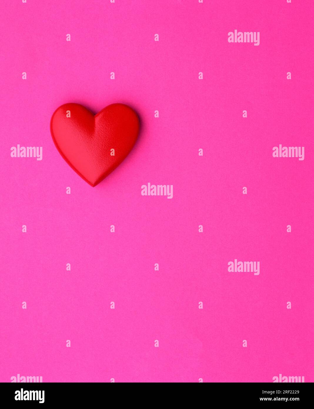 Red heart, cut-out, object Stock Photo - Alamy