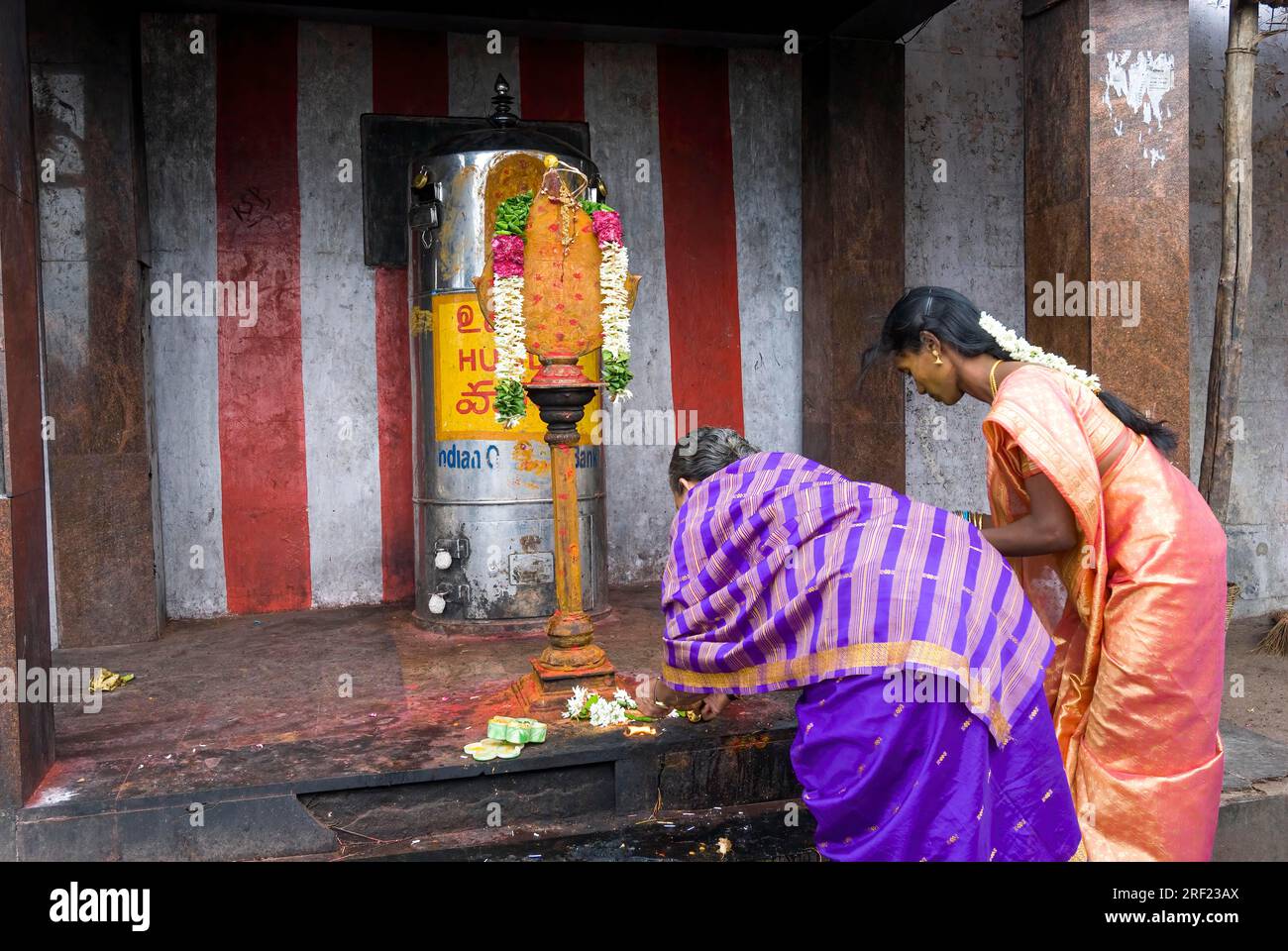 Lord murugan with vel hi-res stock photography and images - Alamy