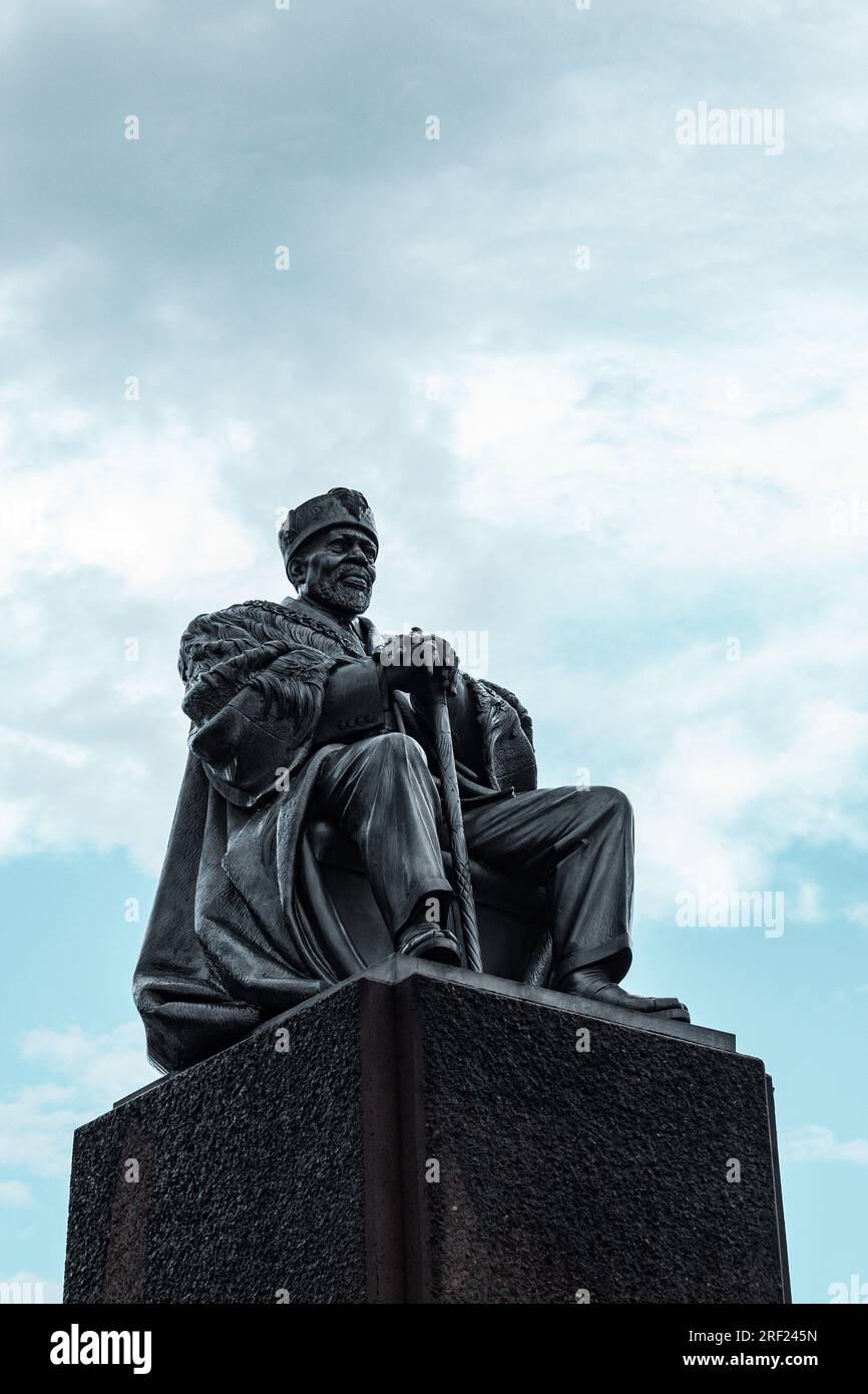 Jomo kenyatta statue hi-res stock photography and images - Alamy