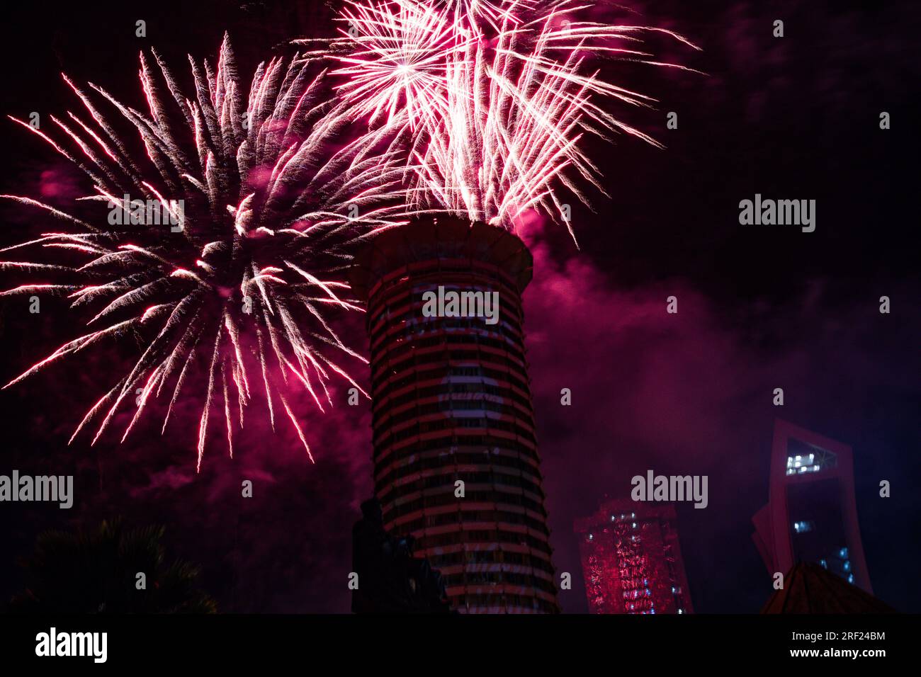 Explosion festive real fireworks hi-res stock photography and images ...