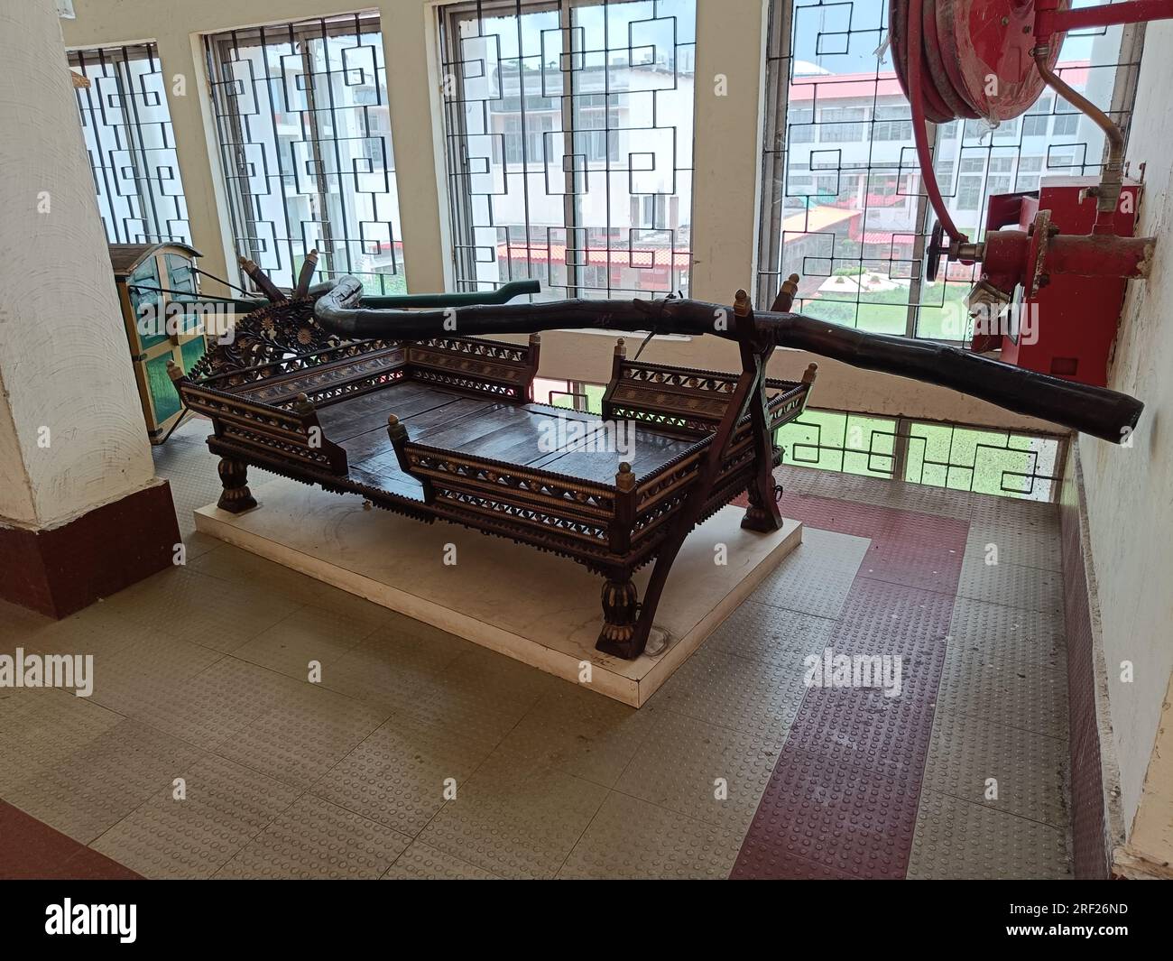 Palki doli palanquin india hi-res stock photography and images - Alamy