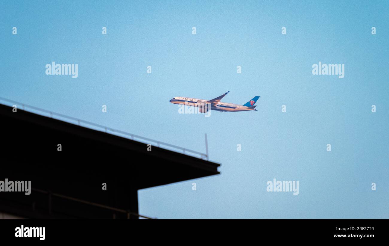 Private jet airplane silhouette hi-res stock photography and images - Alamy