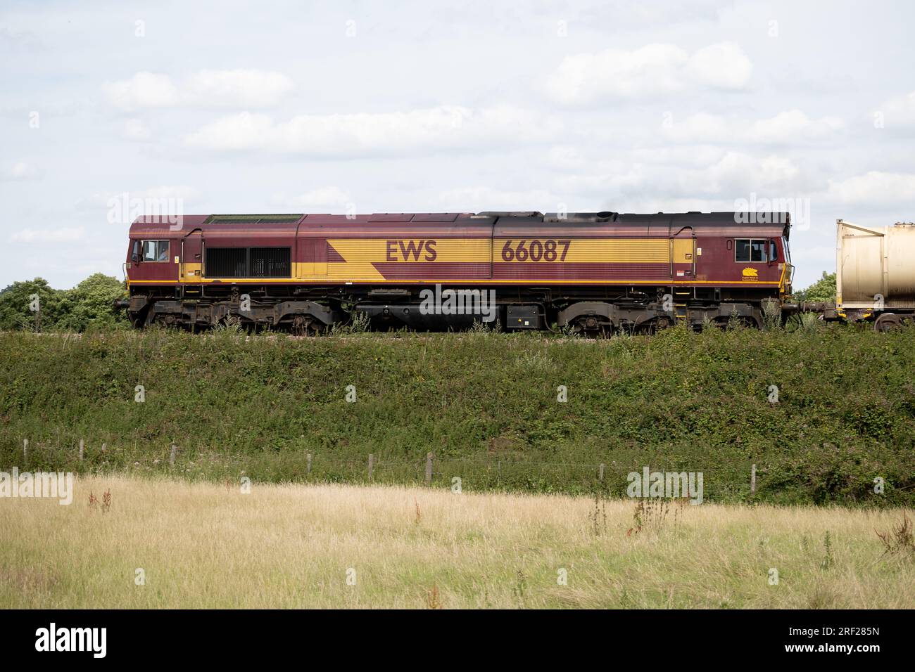 EWS class 66 diesel locomotive No. 66087 pulling InterBulk tanks ...