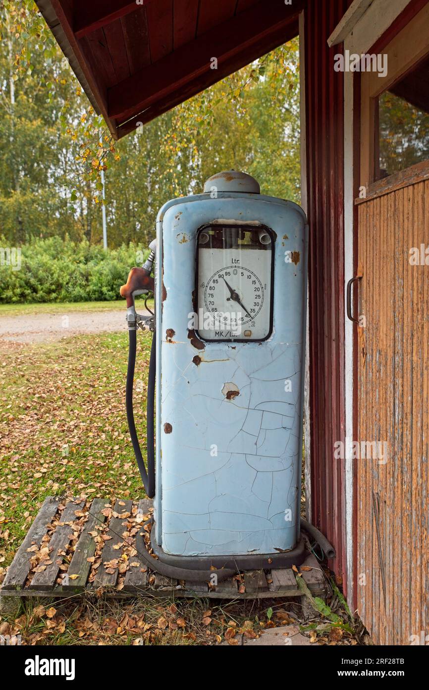 Vintage gas pump hi-res stock photography and images - Alamy