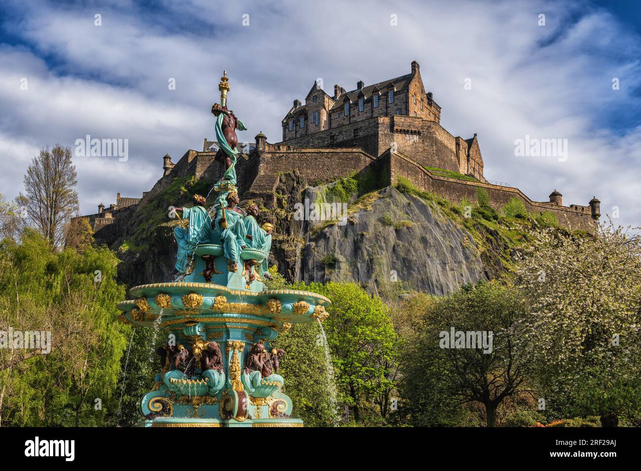 Edinburgh Castle and Ross Fountain from Princes Street Gardens in ...