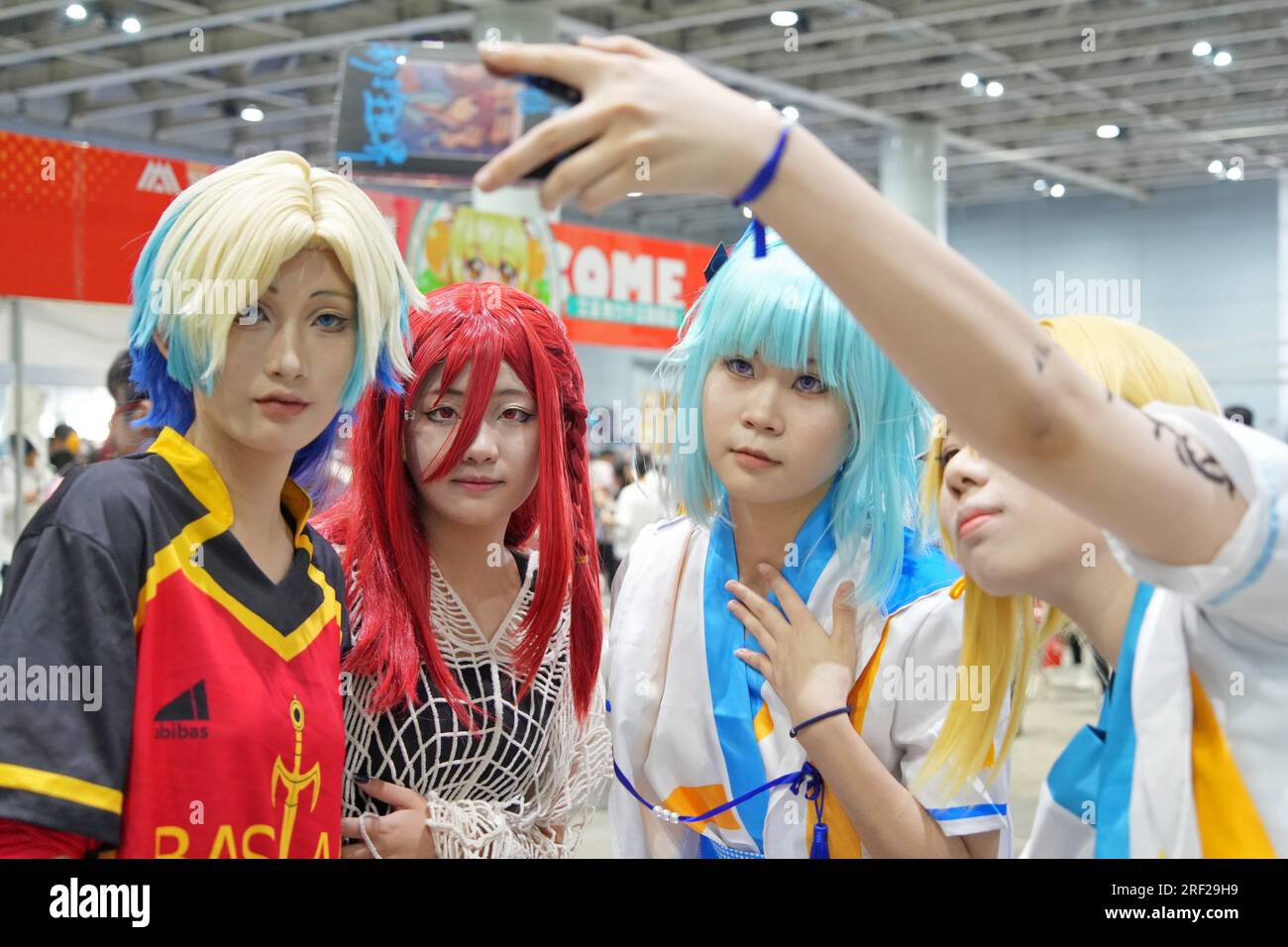Chinese cosplayers hi-res stock photography and images - Alamy