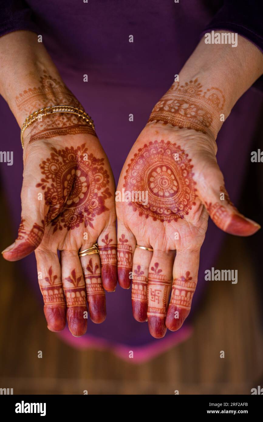 Kenyan Indian Asian Hindu Weddings Traditional Ceremony Henna ...