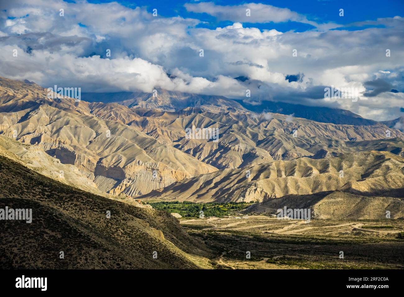 Breathtaking Landscape of Upper Mutang Desert Landscape alongside ...