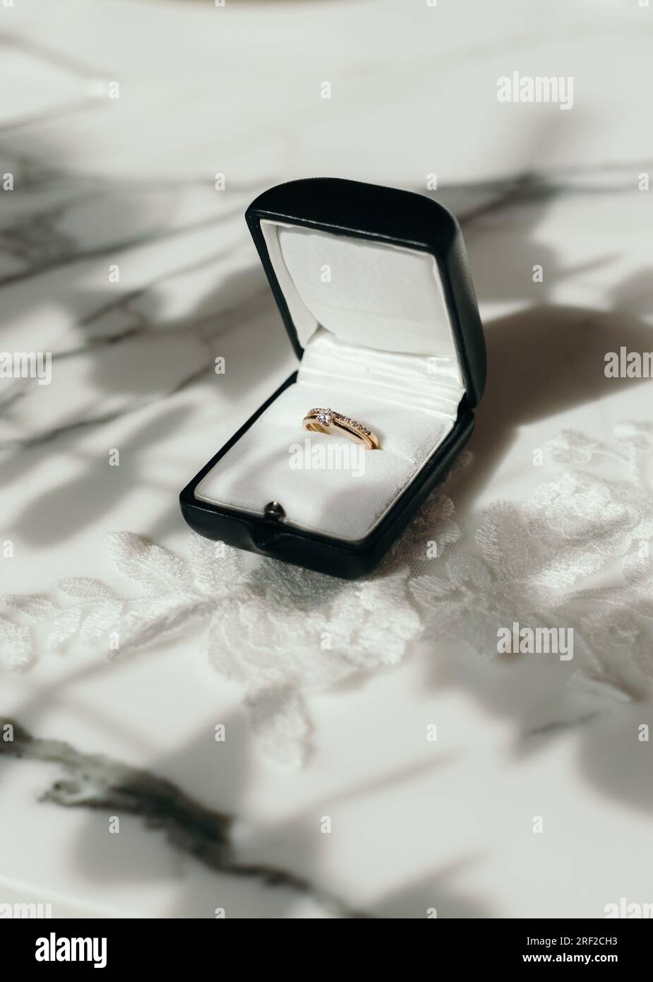 Ring in a box hi-res stock photography and images - Alamy