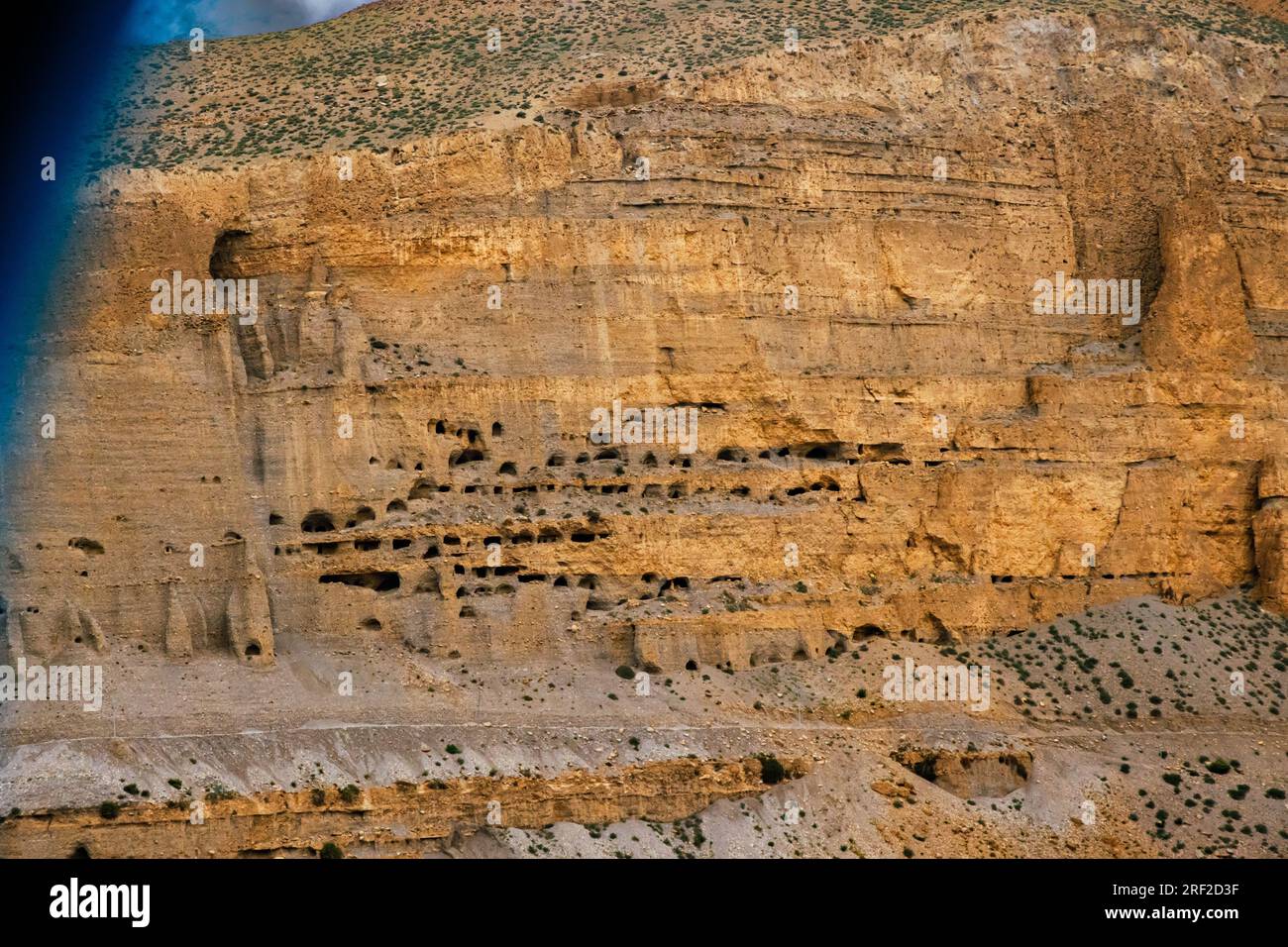 Breathtaking Landscape of Upper Mutang Desert Landscape alongside ...
