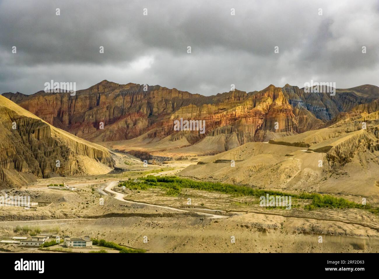 Breathtaking Landscape of Upper Mutang Desert Landscape alongside ...